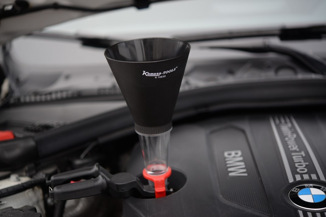 Oil filler funnel, K 10630 - Kamasa Tools